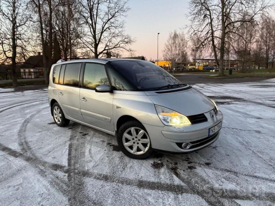 Grey Renault Espace 2009 in Ogre, with an engine capacity of 2.00 L and mileage of 249 thousand km for 2500 €, photo 3 on AUTOMOTO.COM.LV