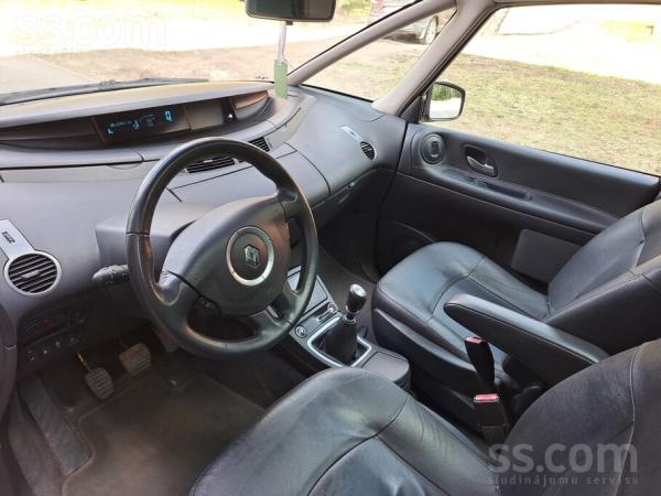 Grey Renault Espace 2010 in Ogre, with an engine capacity of 2.00 L and mileage of 254 thousand km for 3950 €, photo 6 on AUTOMOTO.COM.LV