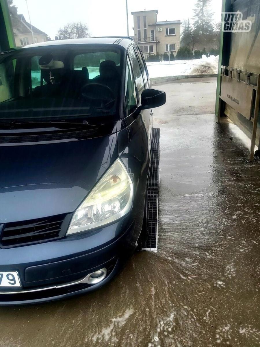 Grey Renault Espace 2011 in Vilnius, with an engine capacity of 2.00 L and mileage of 280 thousand km for 2700 €, photo 3 on AUTOMOTO.COM.LV