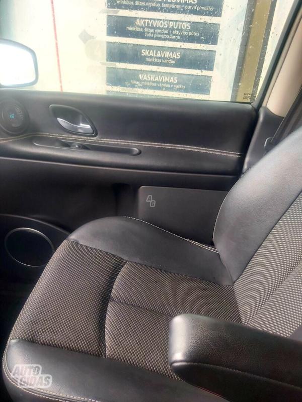 Grey Renault Espace 2011 in Vilnius, with an engine capacity of 2.00 L and mileage of 280 thousand km for 2700 €, photo 9 on AUTOMOTO.COM.LV