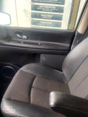 Grey Renault Espace 2011 in Vilnius, with an engine capacity of 2.00 L and mileage of 280 thousand km for 2700 €, photo 10 on AUTOMOTO.COM.LV