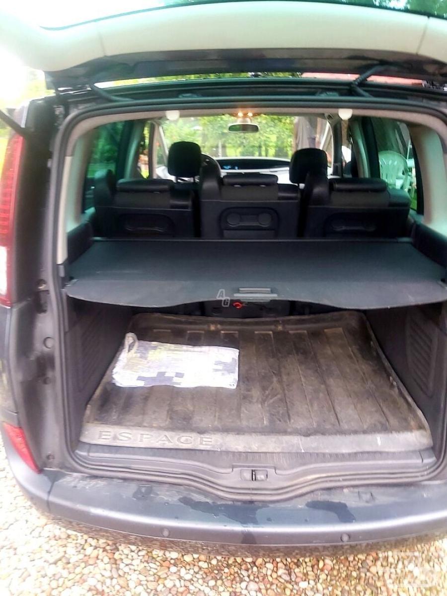 Grey Renault Espace 2011 in Vilnius, with an engine capacity of 2.00 L and mileage of 280 thousand km for 2700 €, photo 17 on AUTOMOTO.COM.LV