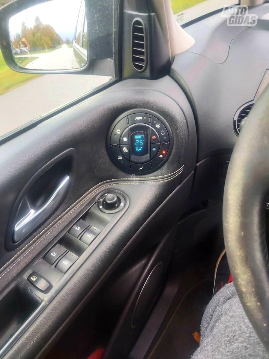 Grey Renault Espace 2011 in Vilnius, with an engine capacity of 2.00 L and mileage of 280 thousand km for 2700 €, photo 18 on AUTOMOTO.COM.LV