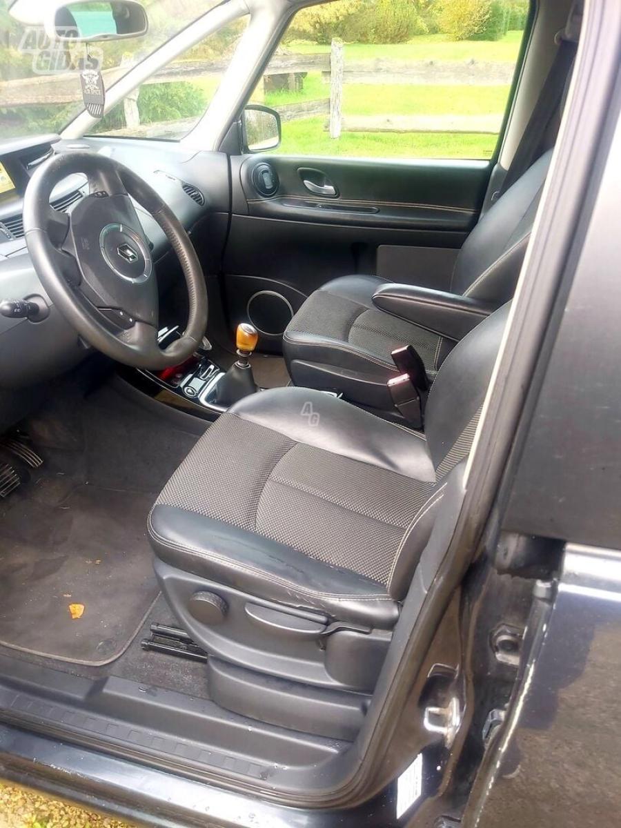 Grey Renault Espace 2011 in Vilnius, with an engine capacity of 2.00 L and mileage of 280 thousand km for 2700 €, photo 19 on AUTOMOTO.COM.LV