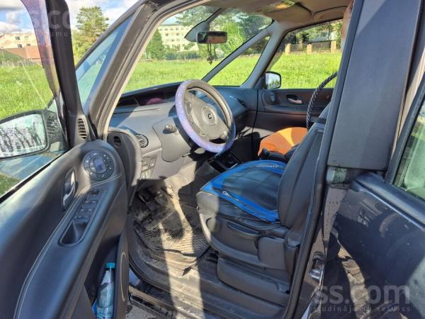 Pelēks Renault Espace 2011 Jelgava, ar dzinēja tilpumu 2.00 L un nobraukumu 324 tūkst. km par 5000 €, foto 5 vietnē AUTOMOTO.COM.LV