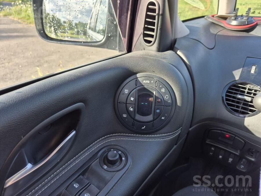 Pelēks Renault Espace 2011 Jelgava, ar dzinēja tilpumu 2.00 L un nobraukumu 324 tūkst. km par 5000 €, foto 12 vietnē AUTOMOTO.COM.LV