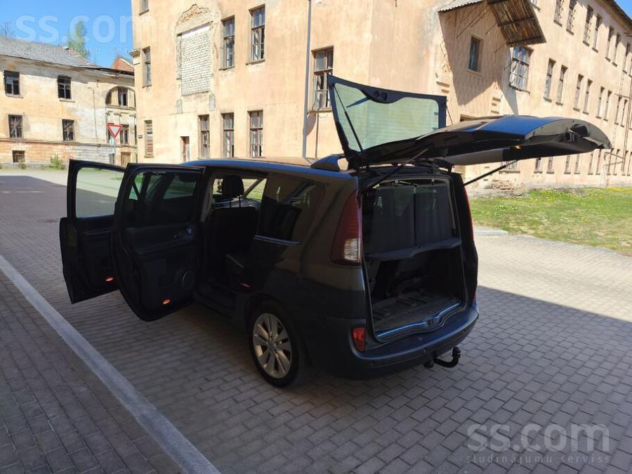 Grey Renault Espace 2013 in Daugavpils, with an engine capacity of 2.00 L and mileage of 205 thousand km for 6550 €, photo 18 on AUTOMOTO.COM.LV