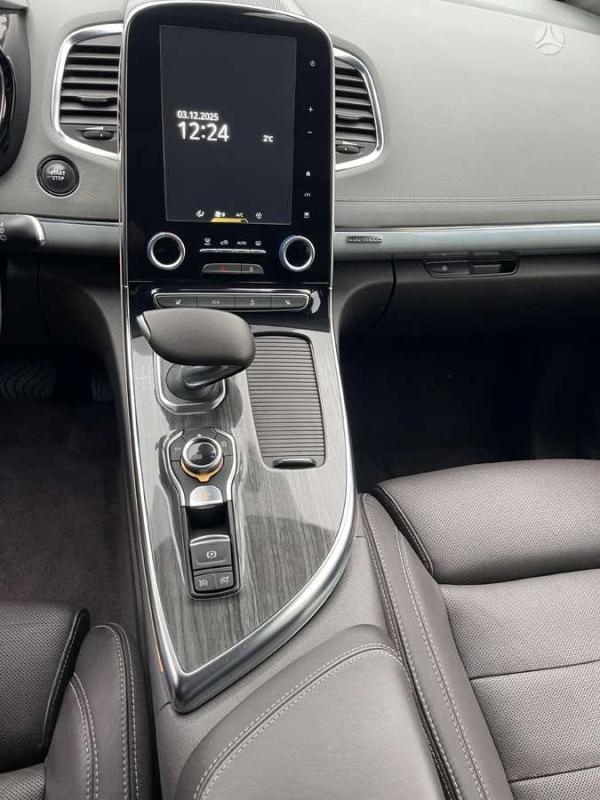 Grey Renault Espace 2015 in Kaunas, with an engine capacity of 1.62 L and mileage of 200 thousand km for 10400 €, photo 11 on AUTOMOTO.COM.LV