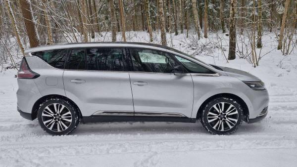 Grey Renault Espace 2015 in Vilnius, with an engine capacity of 1.60 L and mileage of 236 thousand km for 10200 €, photo 10 on AUTOMOTO.COM.LV