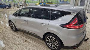 Grey Renault Espace 2015 in Vilnius, with an engine capacity of 1.60 L and mileage of 236 thousand km for 10200 €, photo 3 on AUTOMOTO.COM.LV