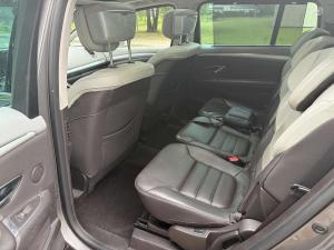 Grey Renault Espace 2015 in Taurage, with an engine capacity of 1.60 L and mileage of 245 thousand km for 8500 €, photo 12 on AUTOMOTO.COM.LV