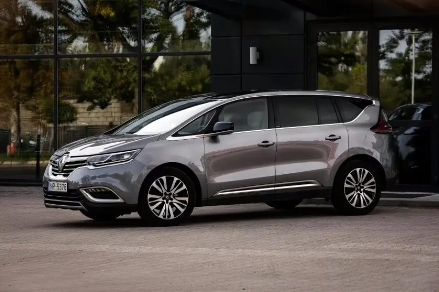 Pelēks Renault Espace 2015 Jelgava, ar dzinēja tilpumu 1.60 L un nobraukumu 175 tūkst. km par 14390 €, foto 3 vietnē AUTOMOTO.COM.LV