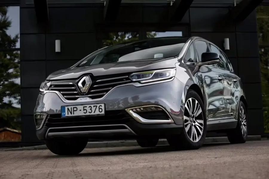 Pelēks Renault Espace 2015 Jelgava, ar dzinēja tilpumu 1.60 L un nobraukumu 175 tūkst. km par 14390 €, foto 4 vietnē AUTOMOTO.COM.LV