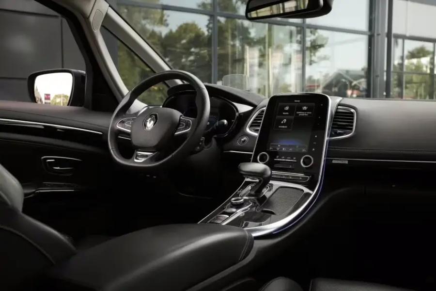 Pelēks Renault Espace 2015 Jelgava, ar dzinēja tilpumu 1.60 L un nobraukumu 175 tūkst. km par 14390 €, foto 18 vietnē AUTOMOTO.COM.LV