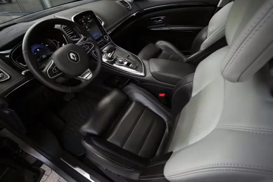 Pelēks Renault Espace 2015 Jelgava, ar dzinēja tilpumu 1.60 L un nobraukumu 175 tūkst. km par 14390 €, foto 25 vietnē AUTOMOTO.COM.LV