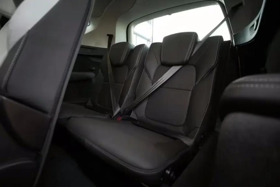 Pelēks Renault Espace 2015 Jelgava, ar dzinēja tilpumu 1.60 L un nobraukumu 175 tūkst. km par 14390 €, foto 28 vietnē AUTOMOTO.COM.LV