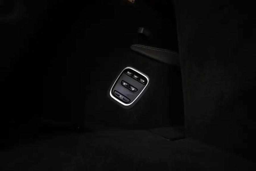 Pelēks Renault Espace 2015 Jelgava, ar dzinēja tilpumu 1.60 L un nobraukumu 175 tūkst. km par 14390 €, foto 31 vietnē AUTOMOTO.COM.LV