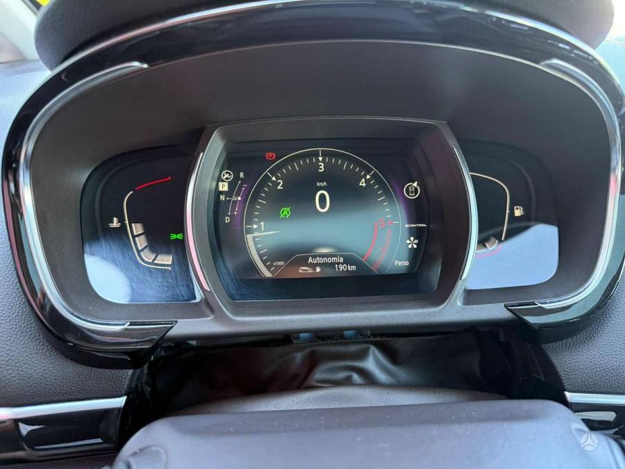 Pelēks Renault Espace 2015 Kauņa, ar dzinēja tilpumu 1.60 L un nobraukumu 280 tūkst. km par 7800 €, foto 13 vietnē AUTOMOTO.COM.LV