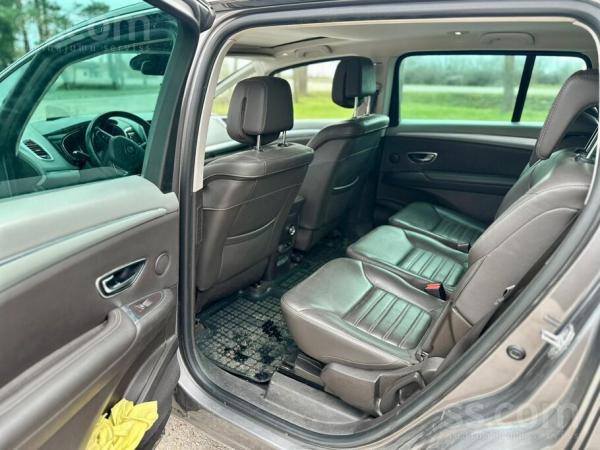 Pelēks Renault Espace 2015 Saldus, ar dzinēja tilpumu 1.60 L un nobraukumu 345 tūkst. km par 8200 €, foto 7 vietnē AUTOMOTO.COM.LV