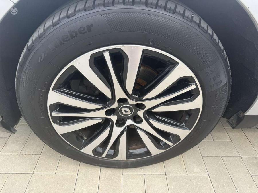 Grey Renault Espace 2015 in Taurage, with an engine capacity of 1.60 L and mileage of 199 thousand km for 7600 €, photo 39 on AUTOMOTO.COM.LV