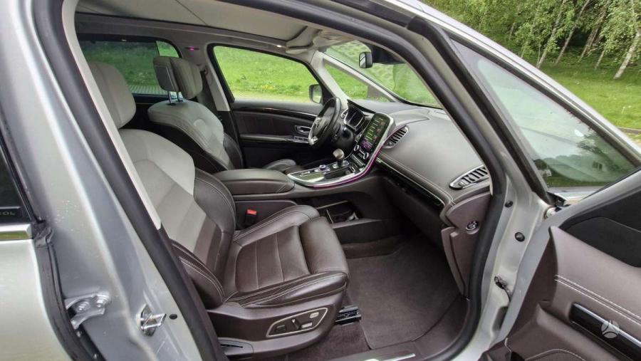 Pelēks Renault Espace 2015 Viļņa, ar dzinēja tilpumu 1.60 L un nobraukumu 244 tūkst. km par 9800 €, foto 16 vietnē AUTOMOTO.COM.LV