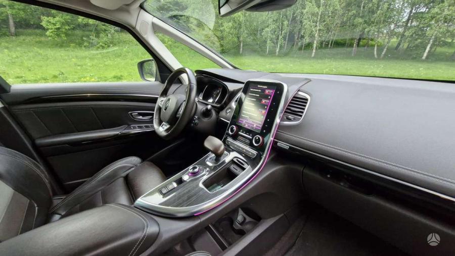 Pelēks Renault Espace 2015 Viļņa, ar dzinēja tilpumu 1.60 L un nobraukumu 244 tūkst. km par 9800 €, foto 17 vietnē AUTOMOTO.COM.LV