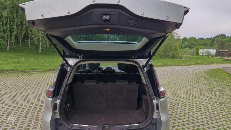 Pelēks Renault Espace 2015 Viļņa, ar dzinēja tilpumu 1.60 L un nobraukumu 244 tūkst. km par 9800 €, foto 22 vietnē AUTOMOTO.COM.LV