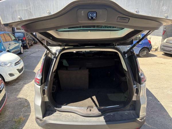 Grey Renault Espace 2015 in Ukmerge, with an engine capacity of 1.60 L and mileage of 203 thousand km for 5150 €, photo 8 on AUTOMOTO.COM.LV
