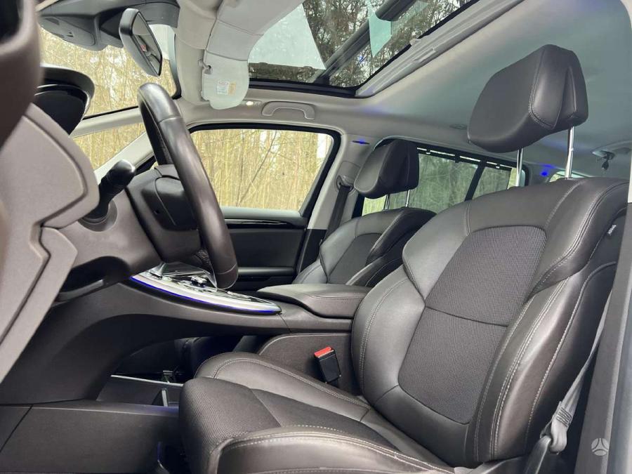 Grey Renault Espace 2016 in Vilnius, with an engine capacity of 1.60 L and mileage of 185 thousand km for 10750 €, photo 12 on AUTOMOTO.COM.LV