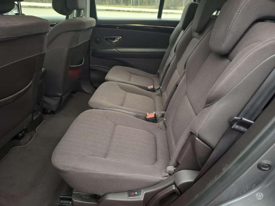 Grey Renault Espace 2016 in Vilnius, with an engine capacity of 1.60 L and mileage of 302 thousand km for 7200 €, photo 26 on AUTOMOTO.COM.LV