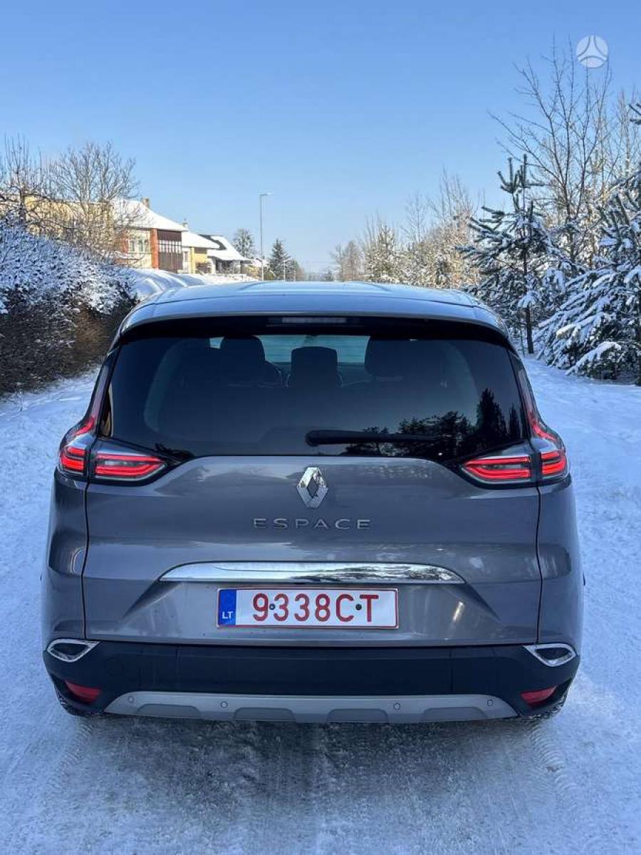Pelēks Renault Espace 2016 Druskininkai, ar dzinēja tilpumu 1.60 L un nobraukumu 263 tūkst. km par 8999 €, foto 20 vietnē AUTOMOTO.COM.LV
