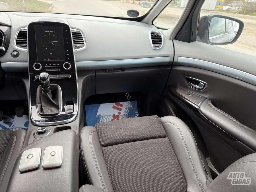 Grey Renault Espace 2016 in Kaunas, with an engine capacity of 1.60 L and mileage of 269 thousand km for 8250 €, photo 19 on AUTOMOTO.COM.LV