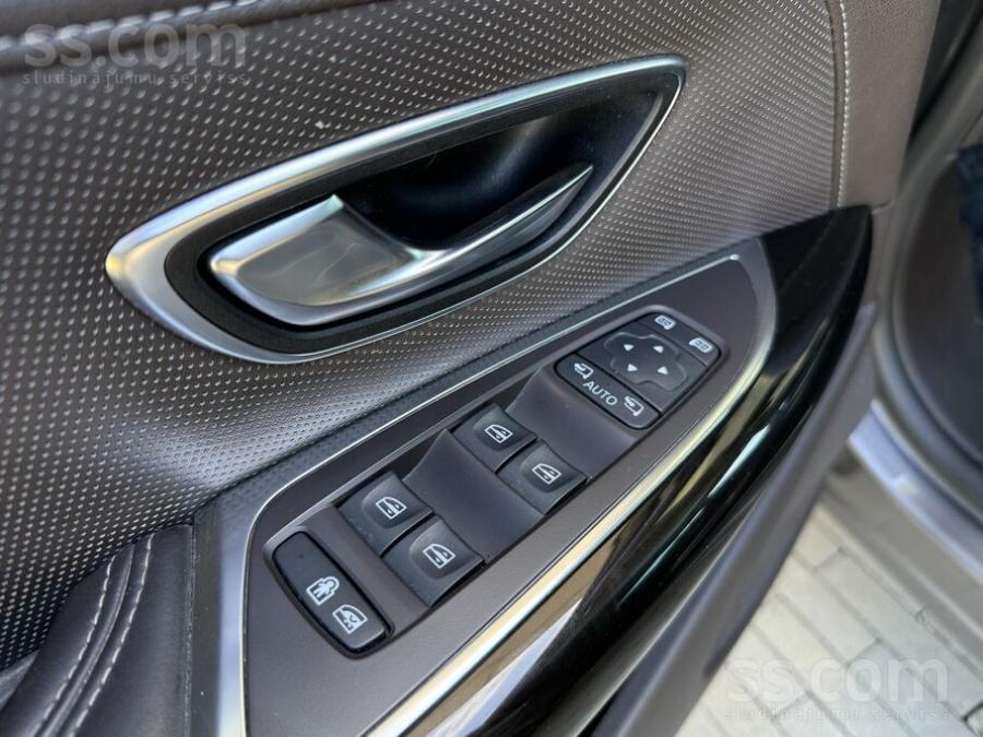 Pelēks Renault Espace 2016 Rēzekne, ar dzinēja tilpumu 1.60 L un nobraukumu 330 tūkst. km par 8990 €, foto 21 vietnē AUTOMOTO.COM.LV