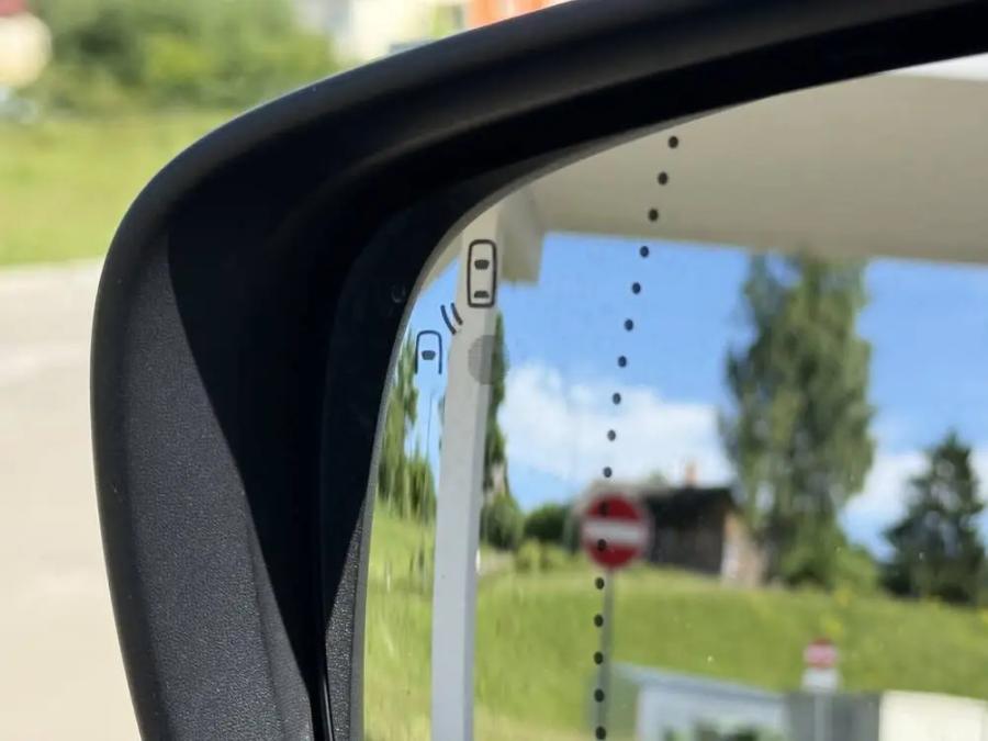 Pelēks Renault Espace 2016 Rēzekne, ar dzinēja tilpumu 1.60 L un nobraukumu 330 tūkst. km par 8990 €, foto 17 vietnē AUTOMOTO.COM.LV