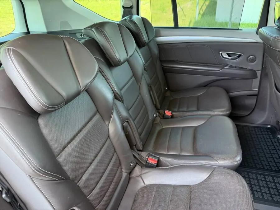 Pelēks Renault Espace 2016 Rēzekne, ar dzinēja tilpumu 1.60 L un nobraukumu 330 tūkst. km par 8990 €, foto 19 vietnē AUTOMOTO.COM.LV