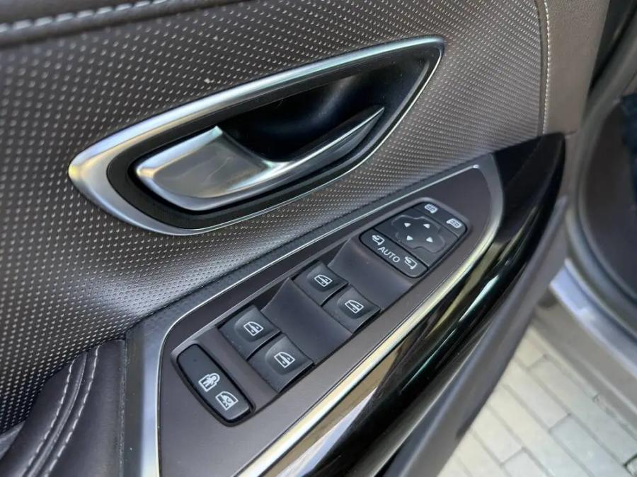 Pelēks Renault Espace 2016 Rēzekne, ar dzinēja tilpumu 1.60 L un nobraukumu 330 tūkst. km par 8990 €, foto 21 vietnē AUTOMOTO.COM.LV