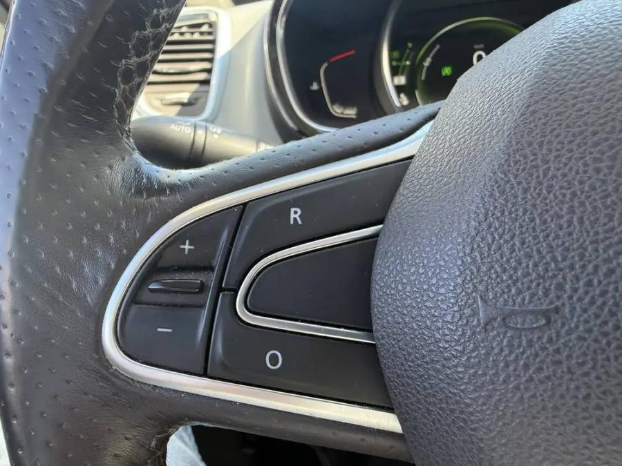 Pelēks Renault Espace 2016 Rēzekne, ar dzinēja tilpumu 1.60 L un nobraukumu 330 tūkst. km par 8990 €, foto 27 vietnē AUTOMOTO.COM.LV