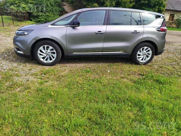Renault Espace 2016 in Valmiera on AUTOMOTO.COM.LV Grey Renault Espace 2016 in Valmiera, with an engine capacity of 1.60 L and mileage of 217 thousand km for 9500 €, photo 4 on AUTOMOTO.COM.LV