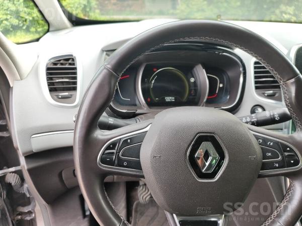 Renault Espace 2016 in Valmiera on AUTOMOTO.COM.LV Grey Renault Espace 2016 in Valmiera, with an engine capacity of 1.60 L and mileage of 217 thousand km for 9500 €, photo 9 on AUTOMOTO.COM.LV