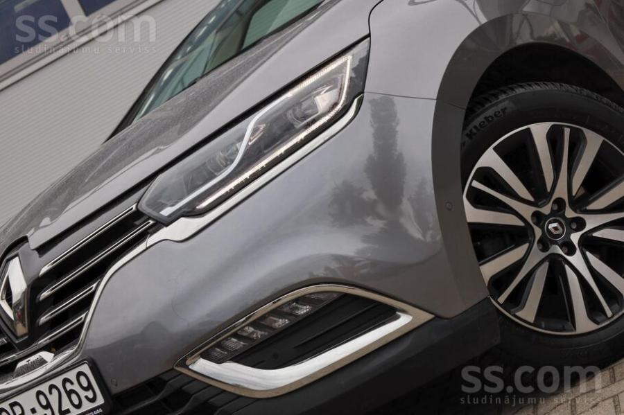 Grey Renault Espace 2016 in Riga, with an engine capacity of 1.60 L and mileage of 217 thousand km for 12995 €, photo 3 on AUTOMOTO.COM.LV