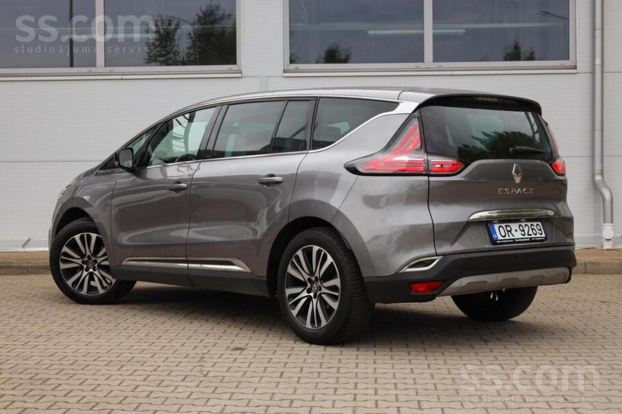 Grey Renault Espace 2016 in Riga, with an engine capacity of 1.60 L and mileage of 217 thousand km for 12995 €, photo 7 on AUTOMOTO.COM.LV