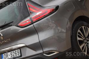 Grey Renault Espace 2016 in Riga, with an engine capacity of 1.60 L and mileage of 217 thousand km for 12995 €, photo 10 on AUTOMOTO.COM.LV