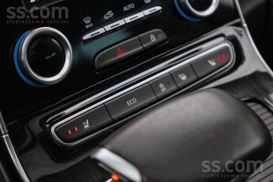 Grey Renault Espace 2016 in Riga, with an engine capacity of 1.60 L and mileage of 217 thousand km for 12995 €, photo 19 on AUTOMOTO.COM.LV