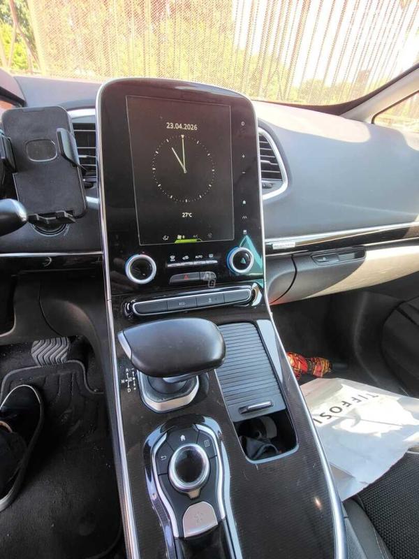 Renault Espace 2016 in Sirvintos on AUTOMOTO.COM.LV Grey Renault Espace 2016 in Sirvintos, with an engine capacity of 1.60 L and mileage of 313 thousand km for 6700 β¬, photo 8 on AUTOMOTO.COM.LV