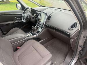 Grey Renault Espace 2016 in Taurage, with an engine capacity of 1.60 L and mileage of 200 thousand km for 7500 €, photo 13 on AUTOMOTO.COM.LV