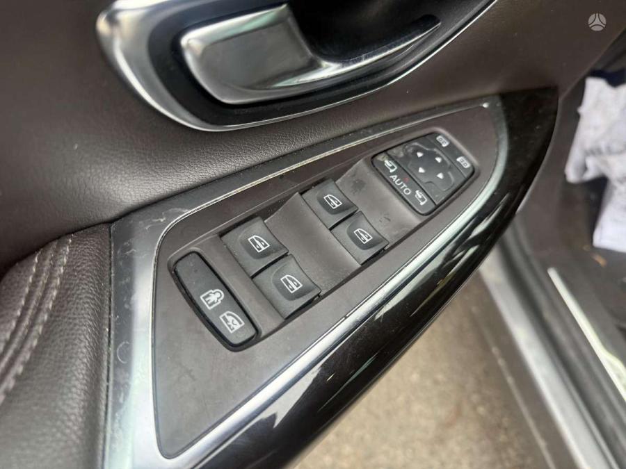 Grey Renault Espace 2016 in Taurage, with an engine capacity of 1.60 L and mileage of 200 thousand km for 7500 €, photo 16 on AUTOMOTO.COM.LV