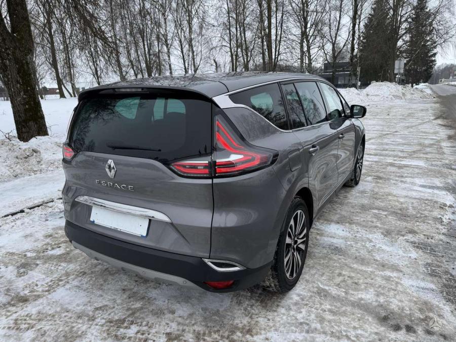 Grey Renault Espace 2017 in Taurage, with an engine capacity of 1.60 L and mileage of 193 thousand km for 11500 €, photo 5 on AUTOMOTO.COM.LV