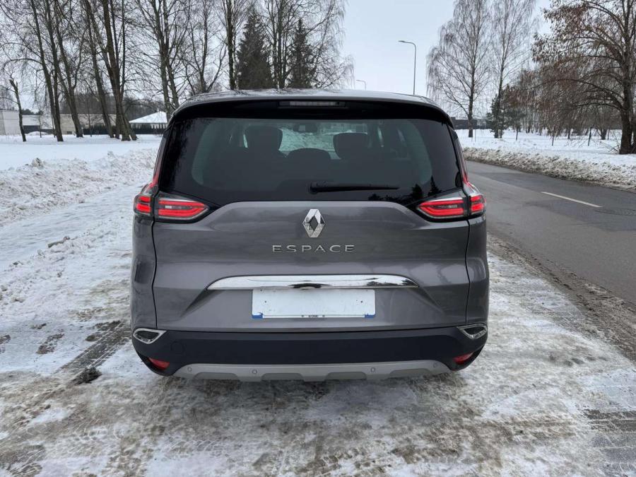 Grey Renault Espace 2017 in Taurage, with an engine capacity of 1.60 L and mileage of 193 thousand km for 11500 €, photo 6 on AUTOMOTO.COM.LV