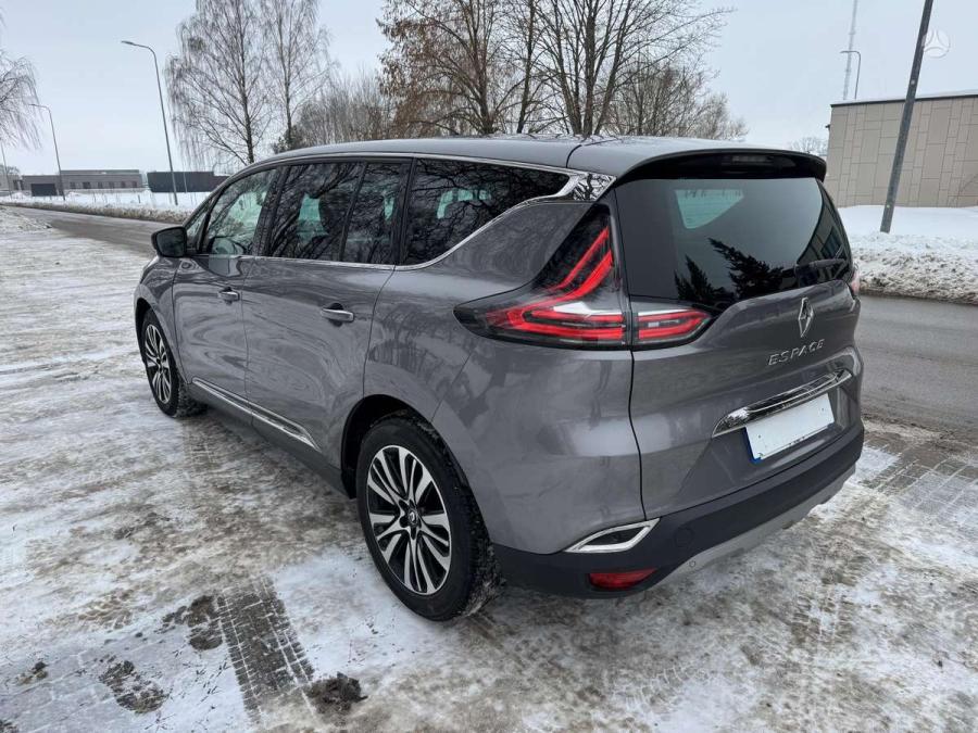 Grey Renault Espace 2017 in Taurage, with an engine capacity of 1.60 L and mileage of 193 thousand km for 11500 €, photo 7 on AUTOMOTO.COM.LV
