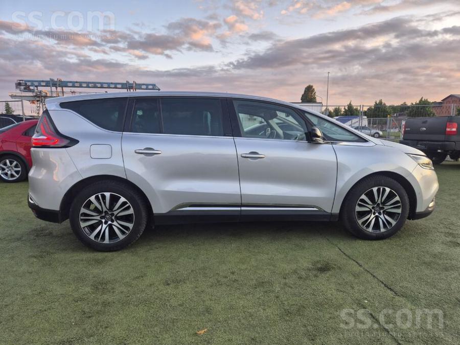 Grey Renault Espace 2017 in Liepaja, with an engine capacity of 1.60 L and mileage of 182 thousand km for 10600 €, photo 5 on AUTOMOTO.COM.LV